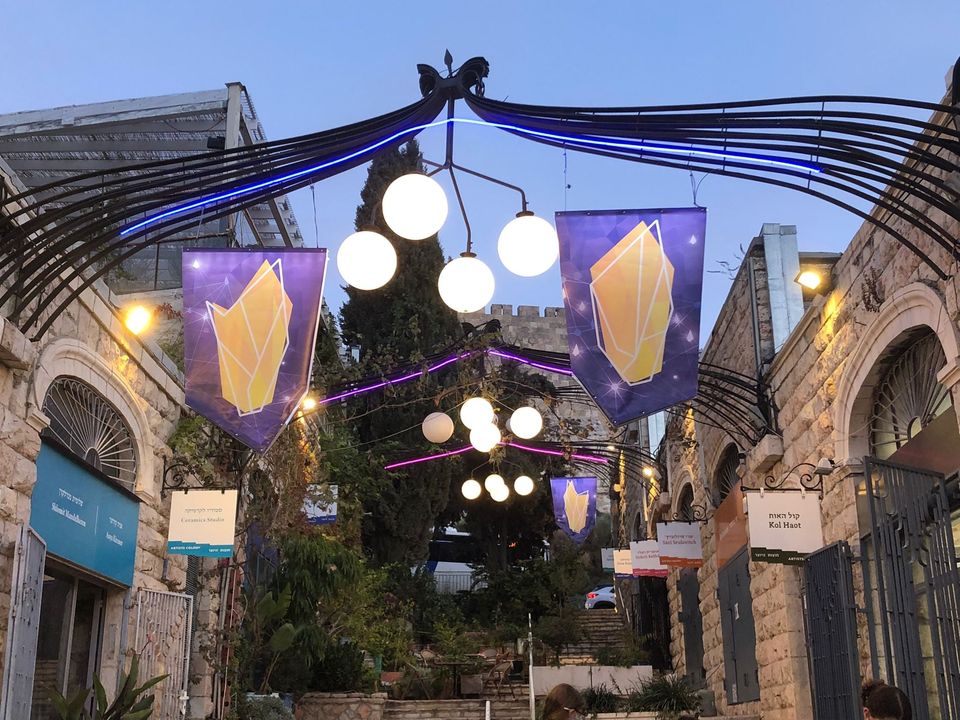 Pesach at Kol HaOt - Fun In Jerusalem